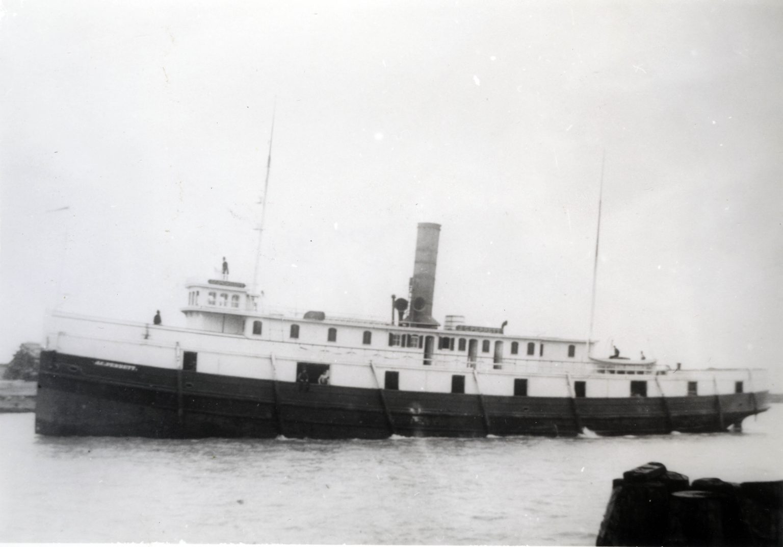 Century-old shipwreck discovered in Lake Michigan by a 25-year-old ...